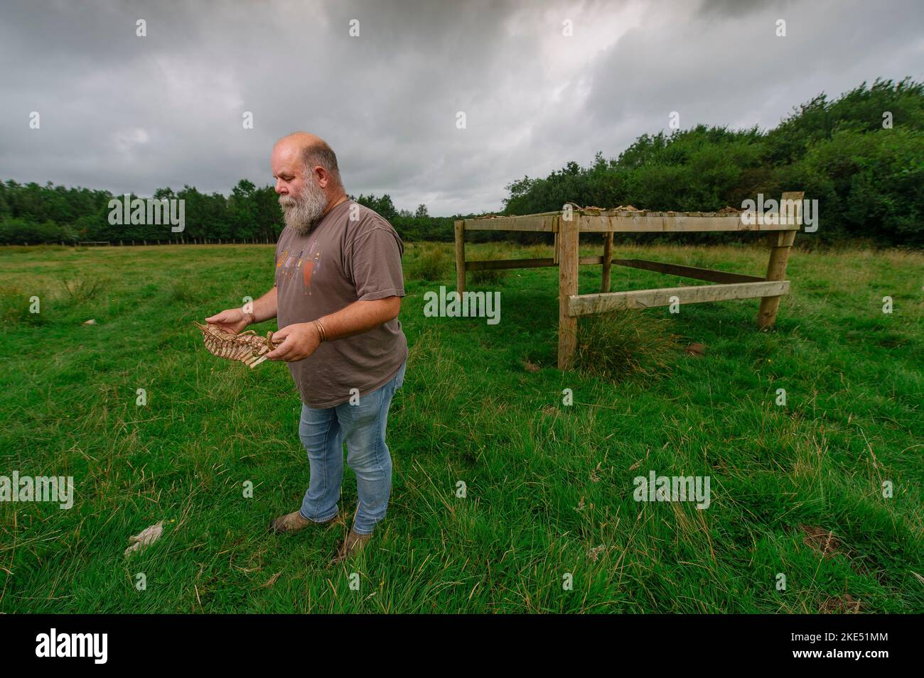 Picture By Jim Wileman - 13/08/21 Derek Gow pictured with a sky table ...