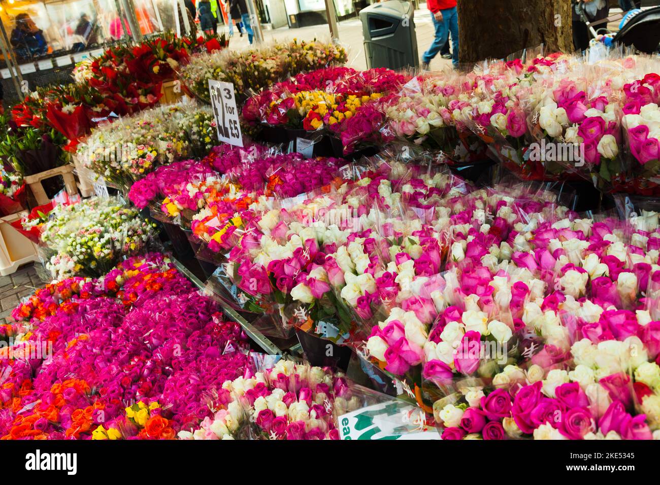 Colourful bouquets hi-res stock photography and images - Alamy