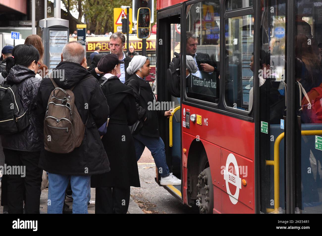 Packed bus england hi-res stock photography and images - Alamy