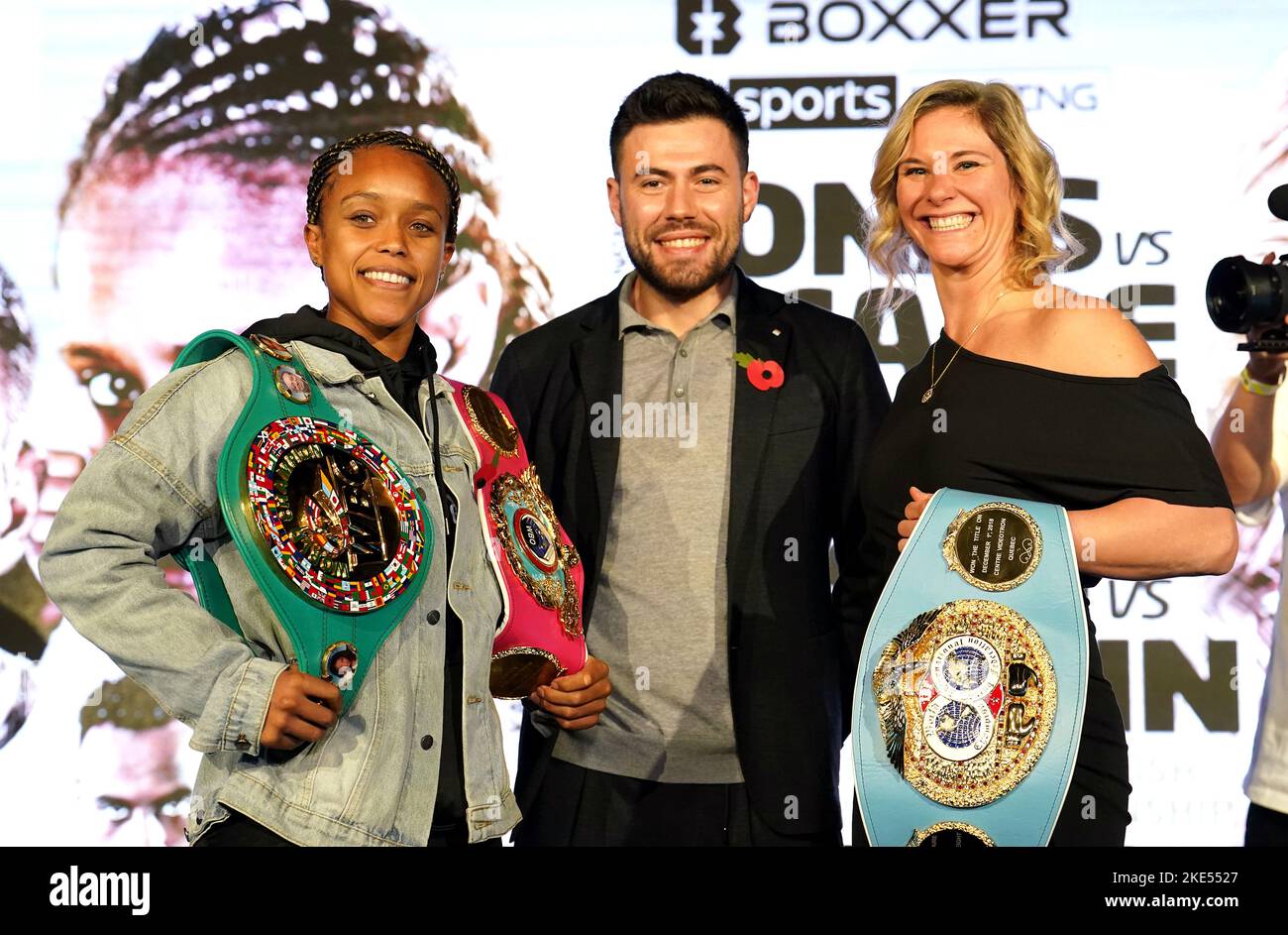 Boxers Natasha Jonas (left) and Marie-Eve Dicaire (right) with boxing ...