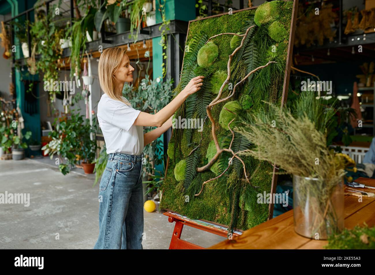 Creating workshop hi-res stock photography and images - Alamy