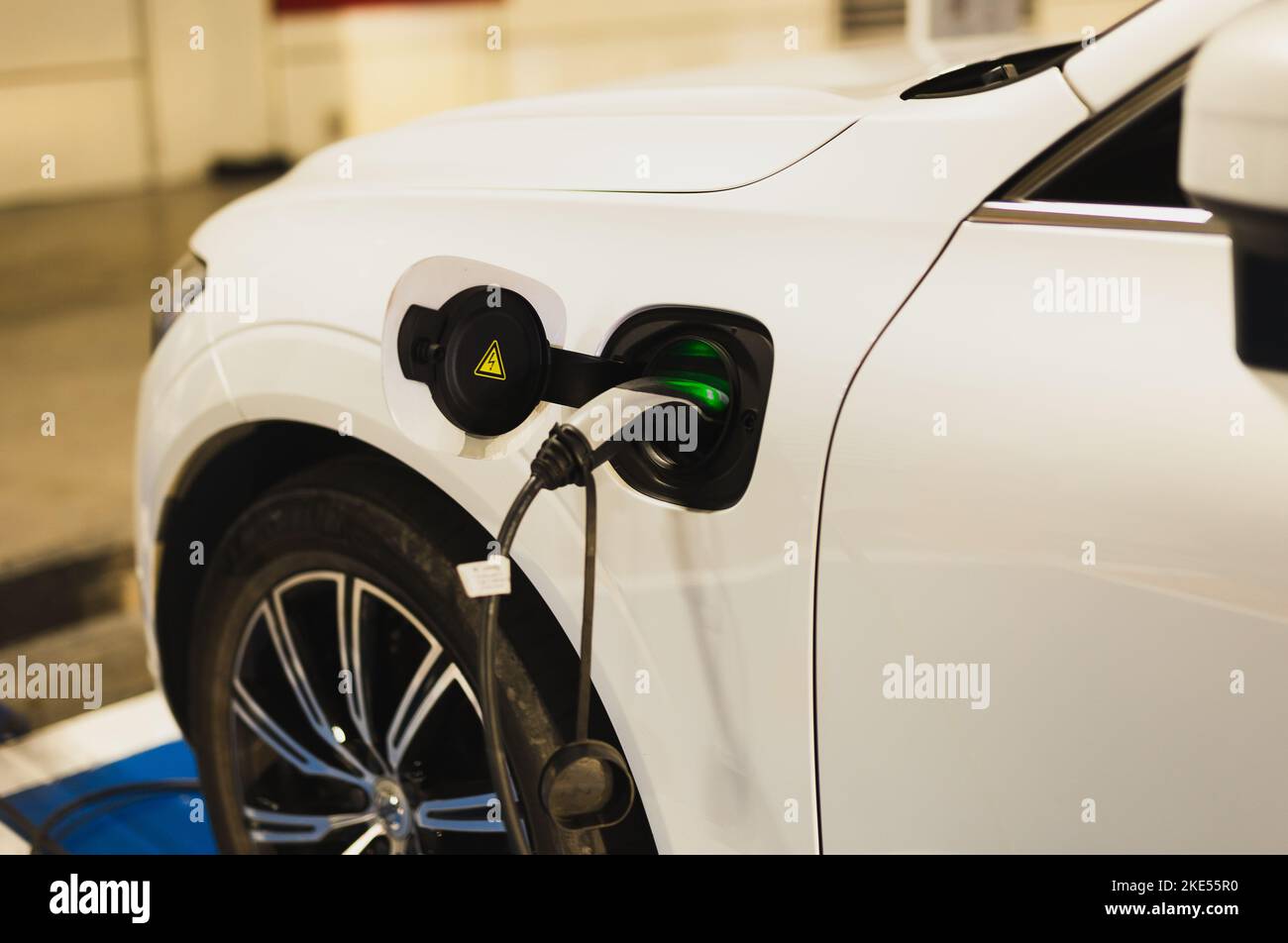 Electric car charging station with vehicle charing batteries. Future of ...