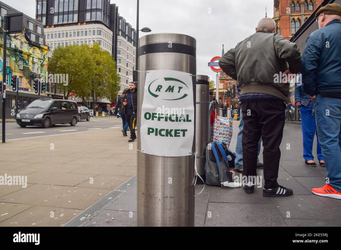Rmt official picket sign hi-res stock photography and images - Alamy