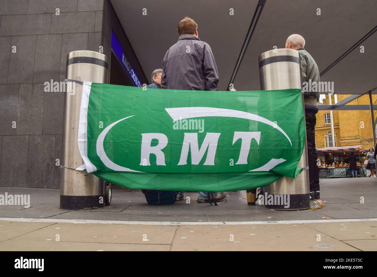 London, UK. 10th Nov, 2022. RMT (Rail, Maritime and Transport workers ...