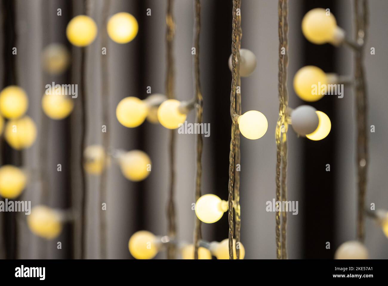 Light bulbs seamless texture hi-res stock photography and images - Alamy