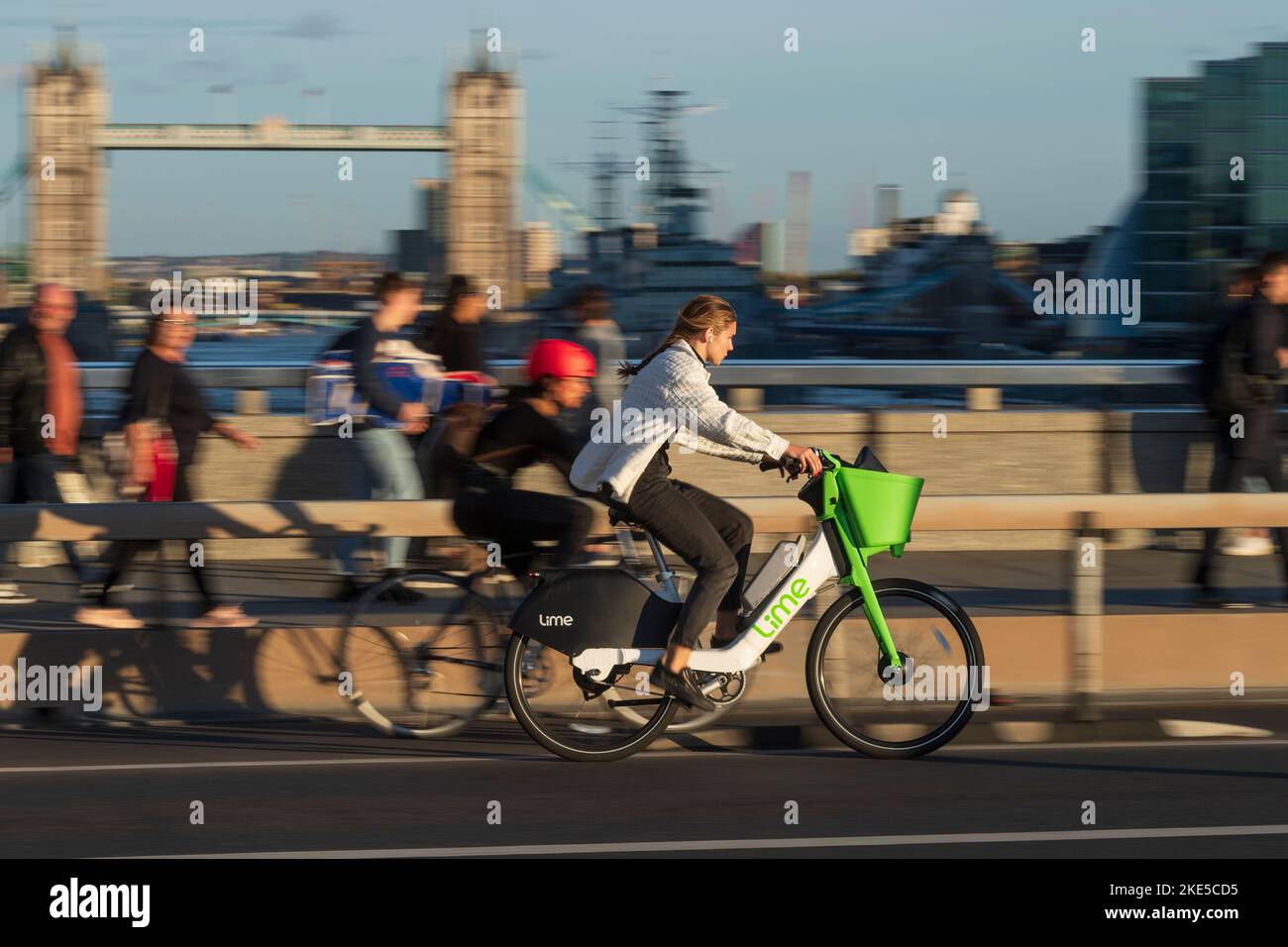 Lime electric bike woman hi-res stock photography and images - Alamy