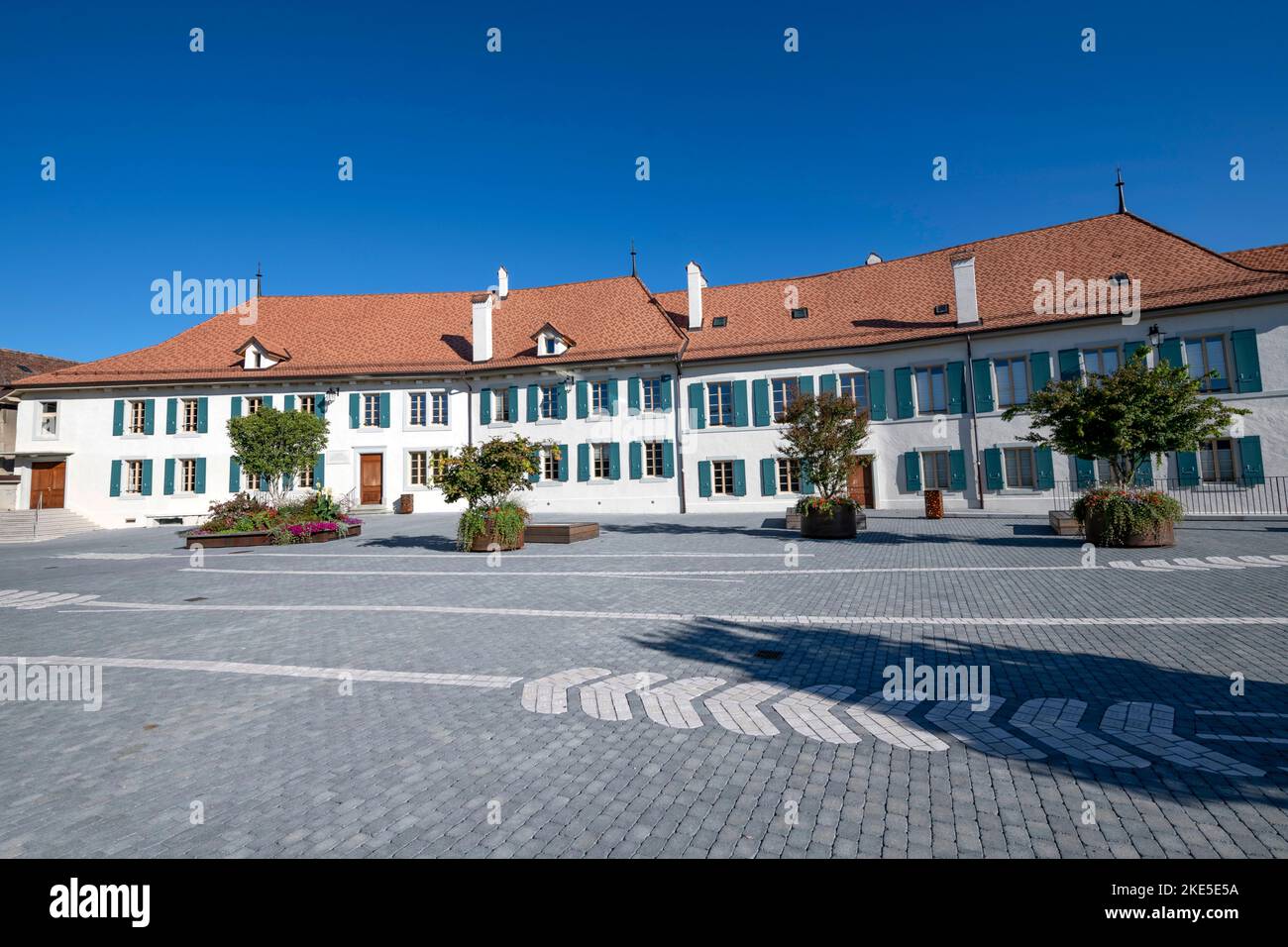 Houses administration communale hi-res stock photography and images - Alamy