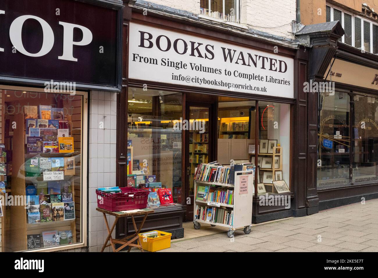 Books wanted shop in Davey Place Norwich Norfolk Stock Photo - Alamy