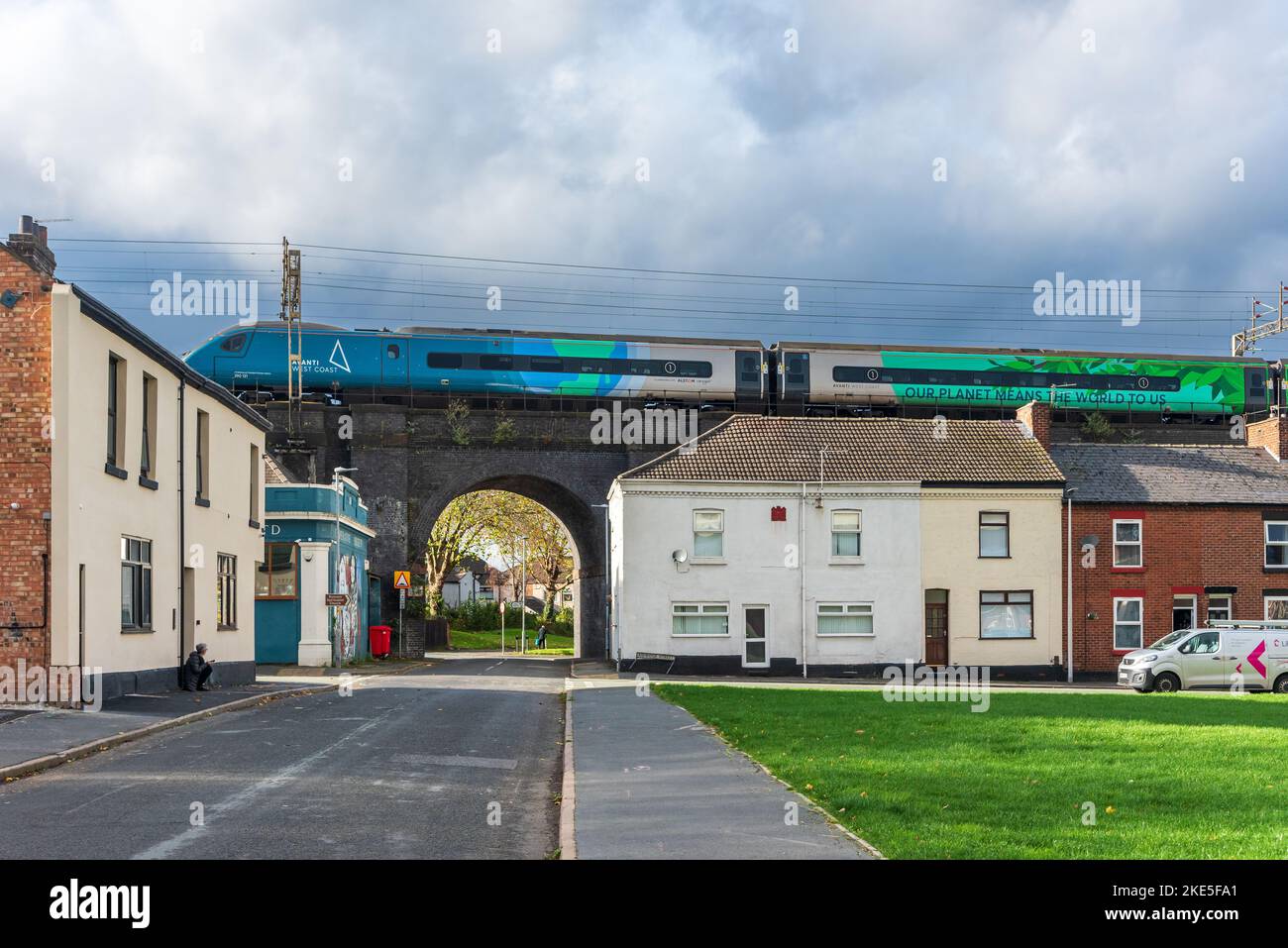Avanti Pendolino Opportunity Climate train passing over the viaduct in ...