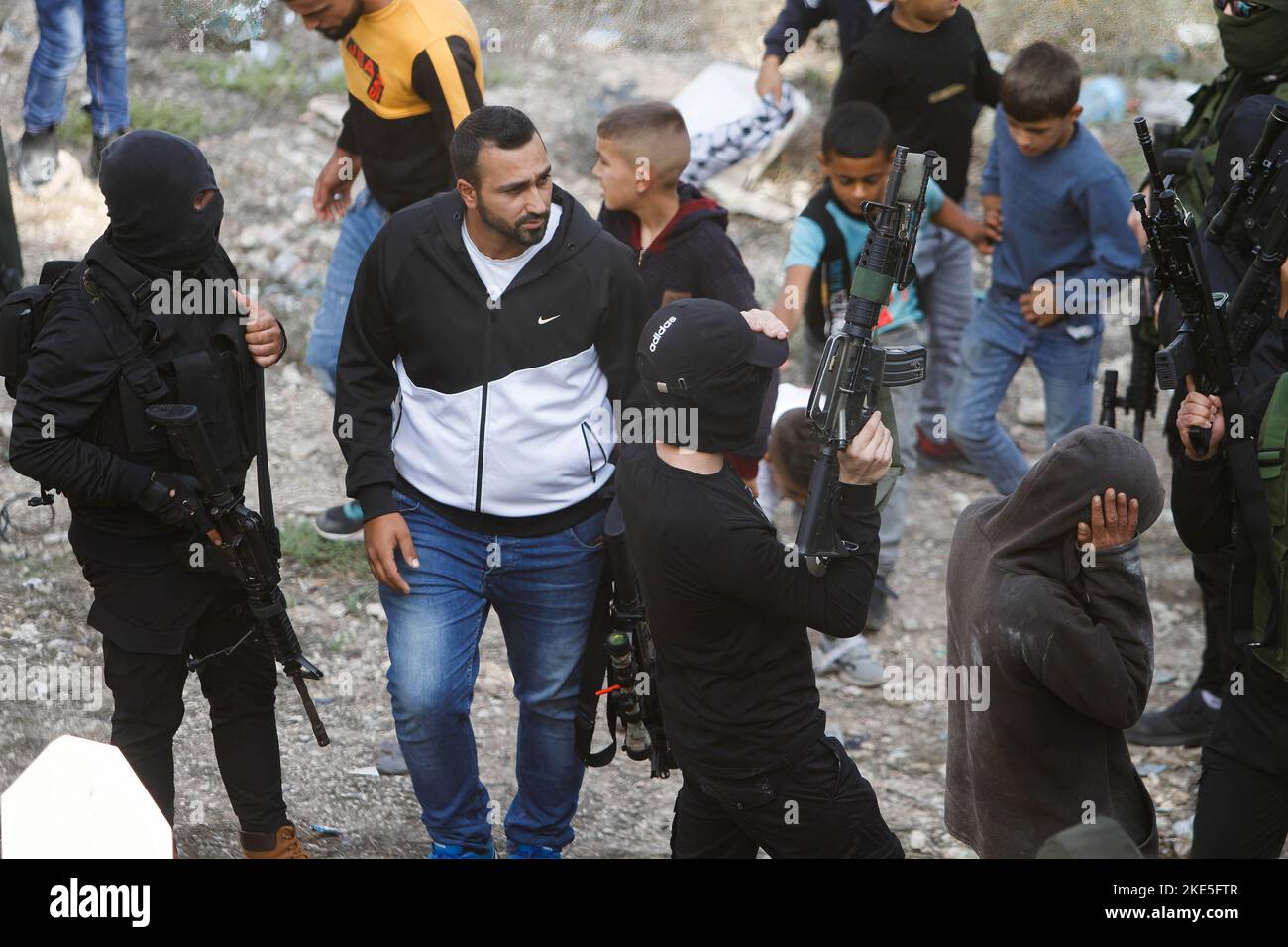 Jenin, Palestine. 10th Nov, 2022. Palestinian gunmen take part in the ...