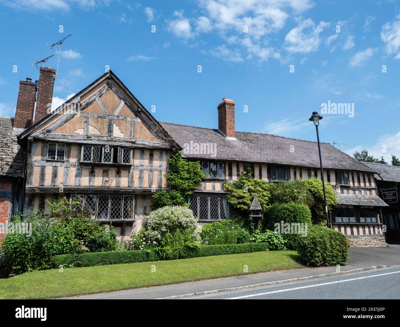 Timber framed houses, Pembridge, Herefordshire, England Stock Photo - Alamy