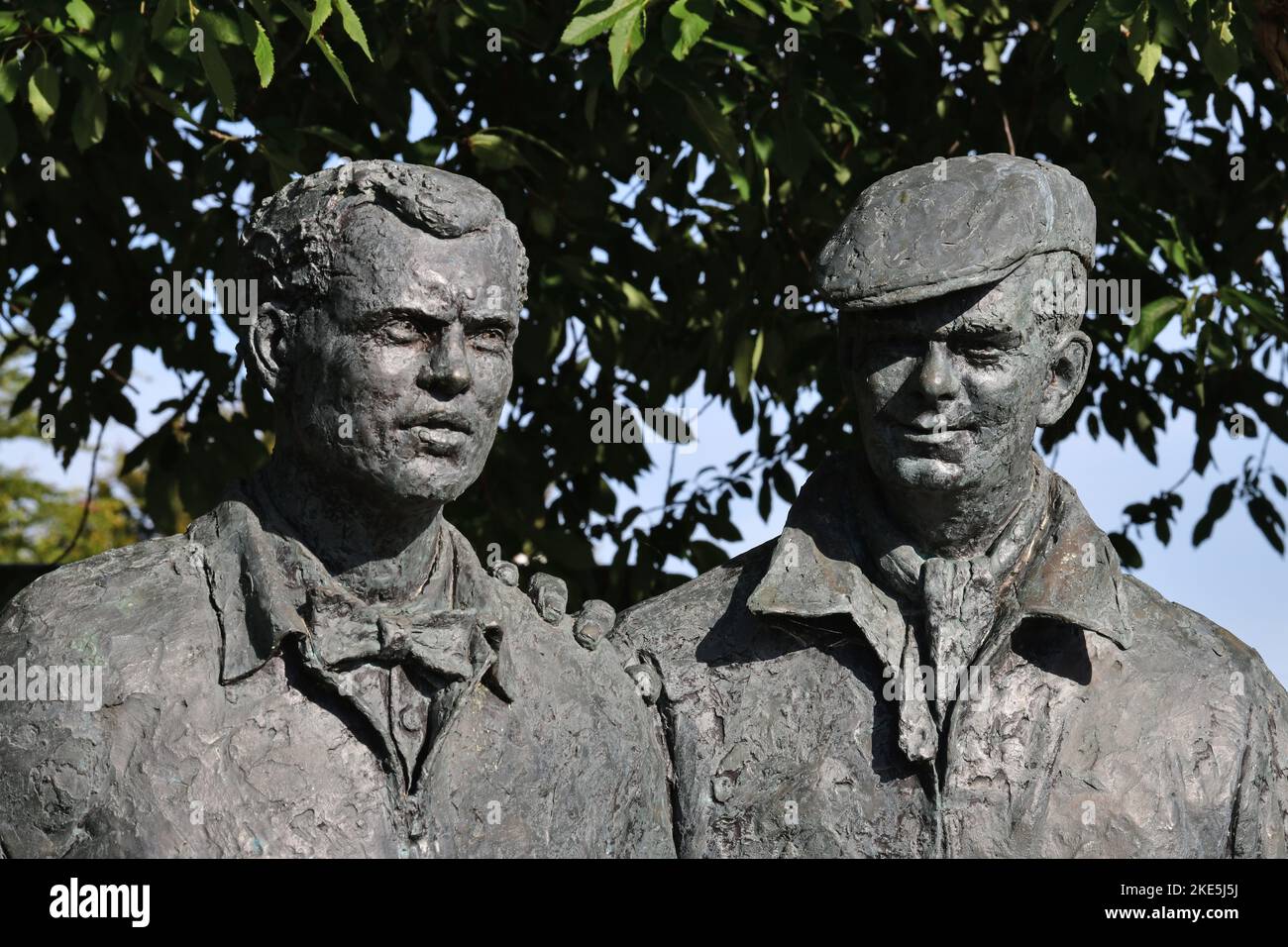 The statues of Mike Hawthorn and Lofty England by David Annand ...