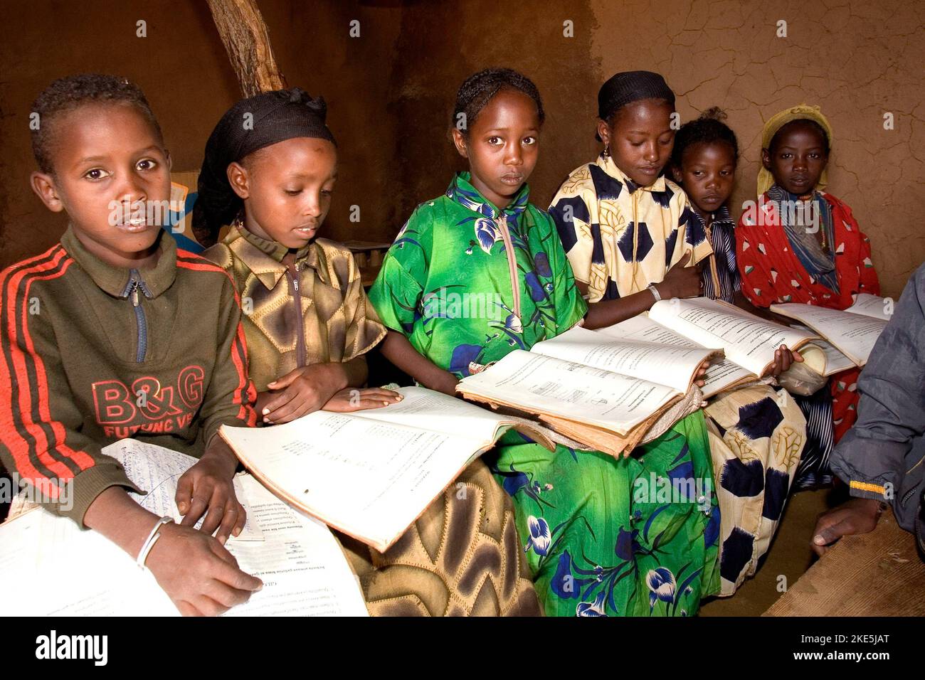 Ethiopie afrika warmte droogte water transport kind hi-res stock ...