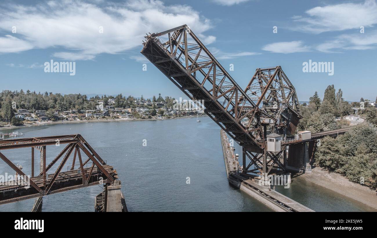 Railroad lifting bridge hi-res stock photography and images - Alamy