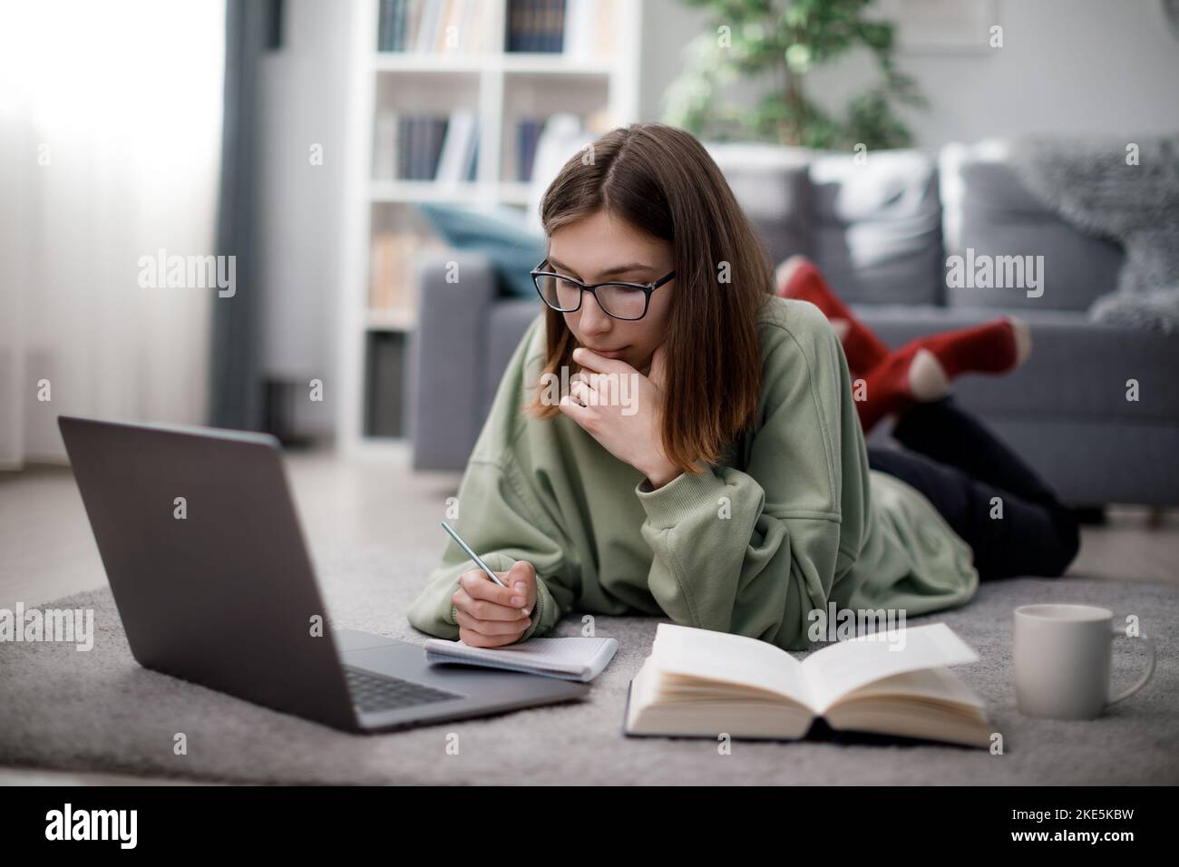 Reading laptop distance hi-res stock photography and images - Alamy