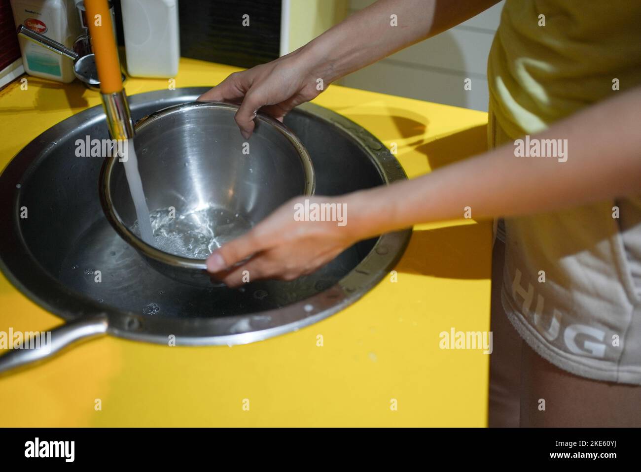 Running tap water hi-res stock photography and images - Alamy