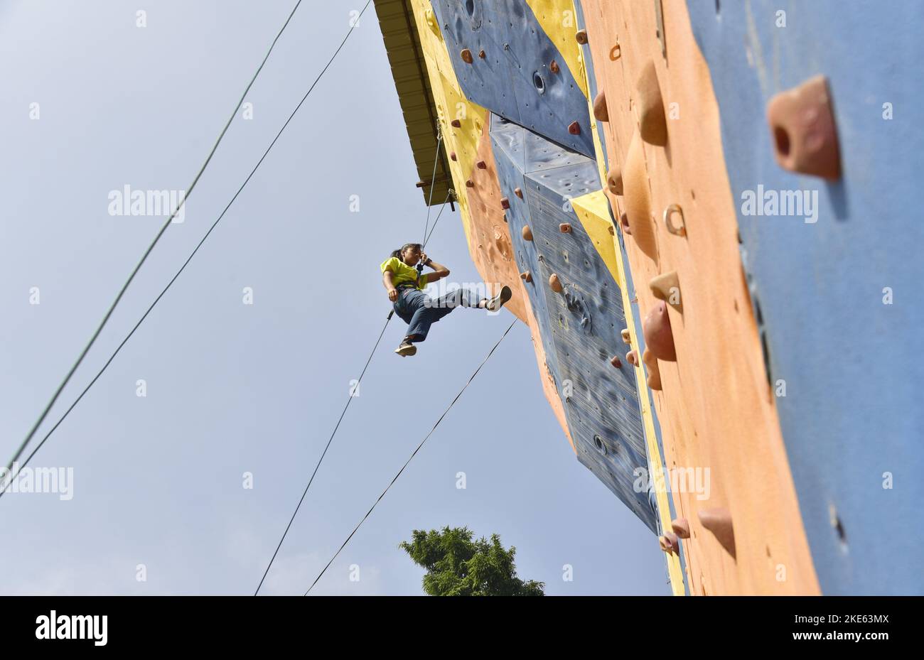 Guwahati, Guwahati, India. 10th Nov, 2022. A girl climb in artificial ...