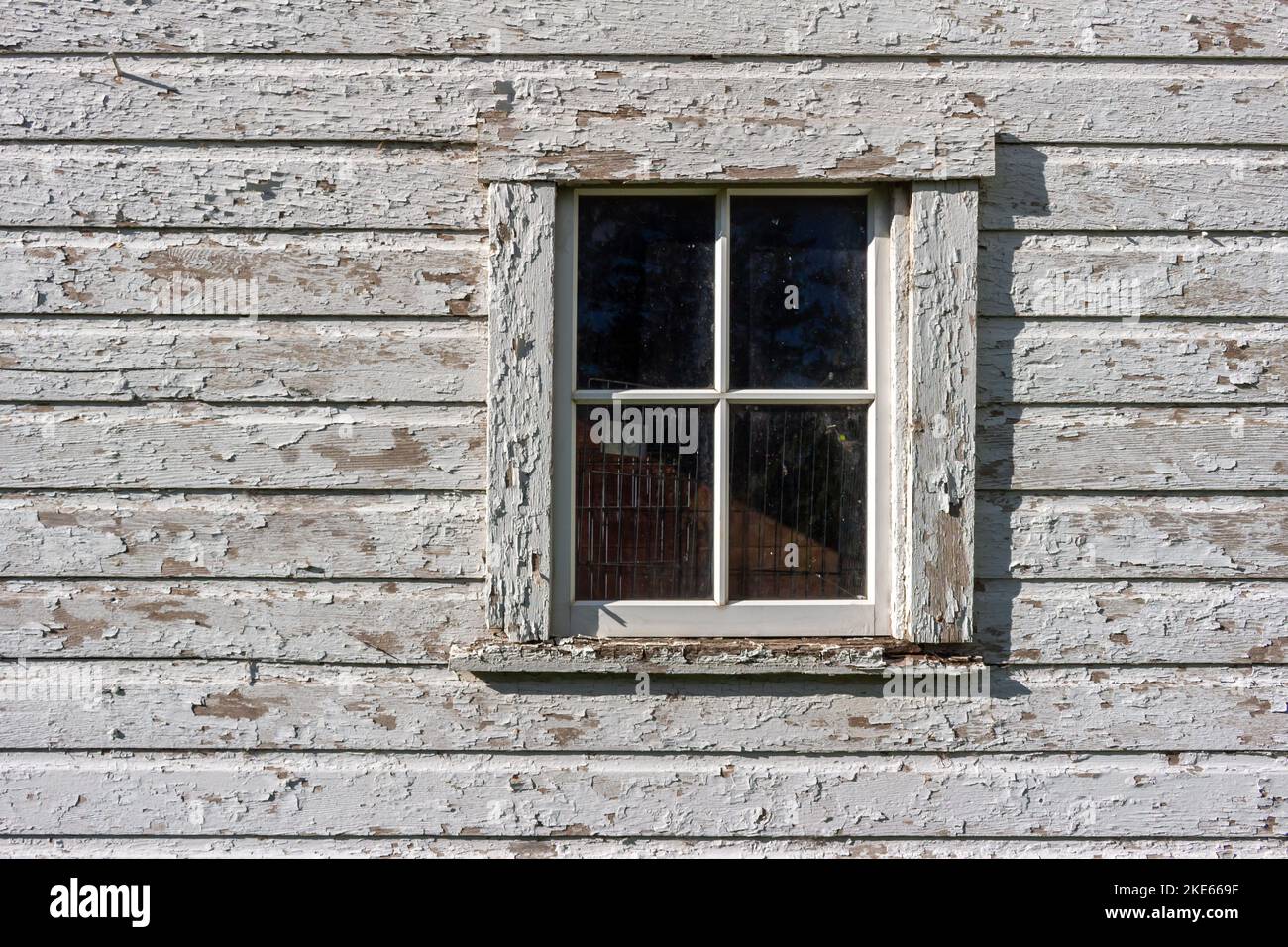 Close up texture background of an old deteriorating 19th century barn ...