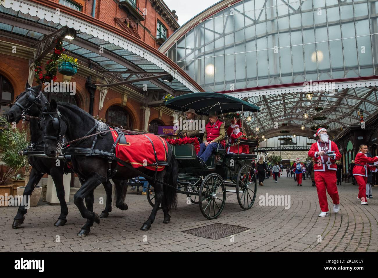 Queen victoria children horse hi-res stock photography and images - Alamy