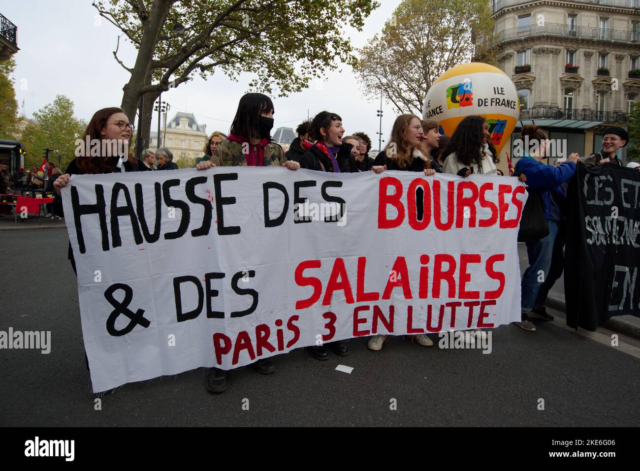 Faible Mobilisation Pour Les Salaires à Paris La Cgt Na Pas Réussie à