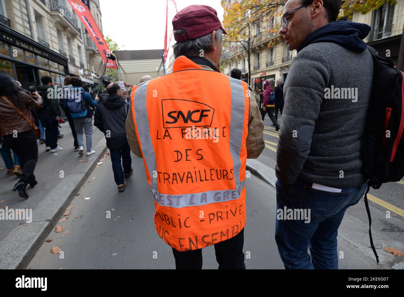 Faible Mobilisation Pour Les Salaires à Paris La Cgt Na Pas Réussie à