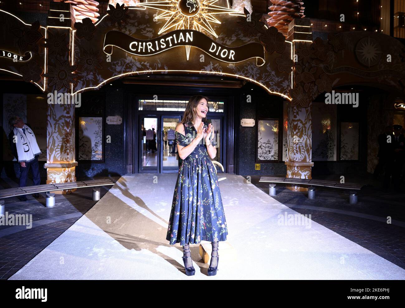 Emma raducanu 2022 november hi-res stock photography and images - Alamy