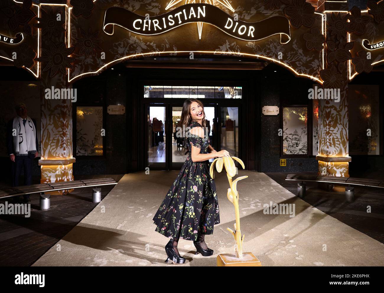 Emma raducanu 2022 november hi-res stock photography and images - Alamy