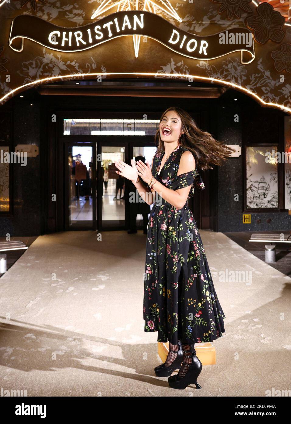 Emma raducanu 2022 november hi-res stock photography and images - Alamy