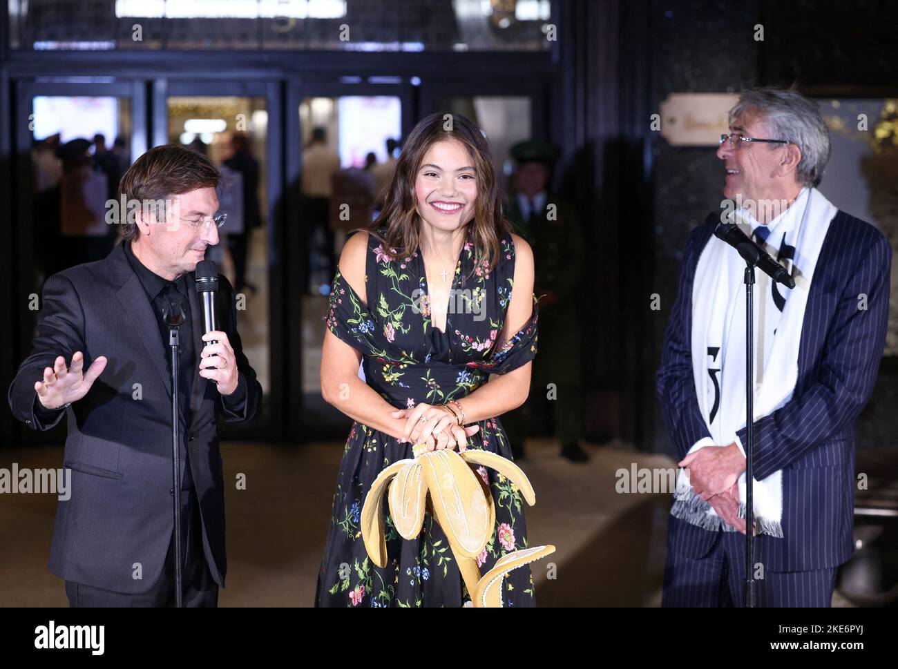 Emma raducanu 2022 november hi-res stock photography and images - Alamy