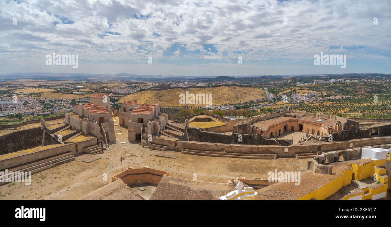 Fort parapet hi-res stock photography and images - Alamy