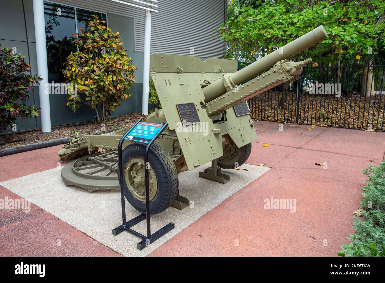 WW2 Australian made 25 pounder artillery field gun, MK II 1042 model ...