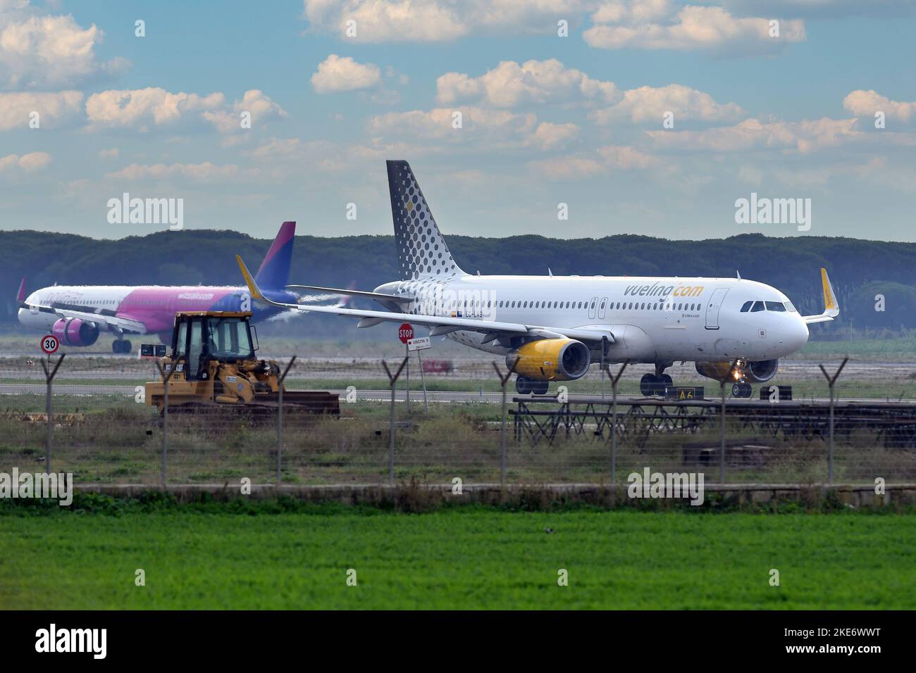 Fiumicino (Italy), 10th November, 2022. Airbus A320 Vueling Airlines ...