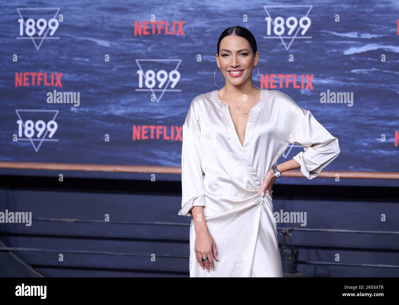 Berlin, Germany. 10th Nov, 2022. Amy Mußul comes to the premiere of the ...