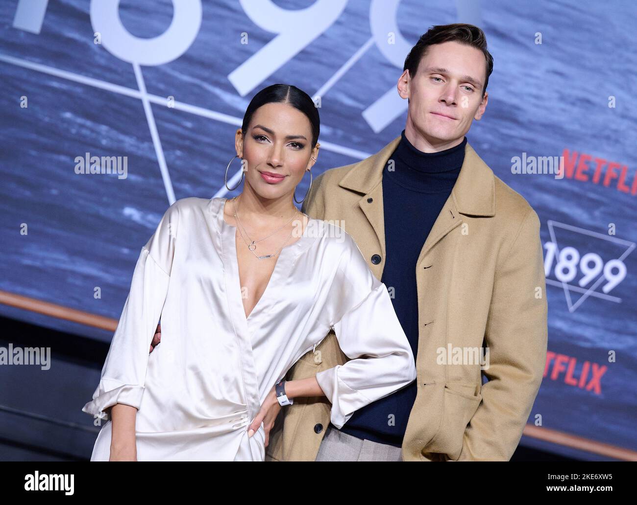 Berlin, Germany. 10th Nov, 2022. Amy Mußul and Rick Okon come to the ...