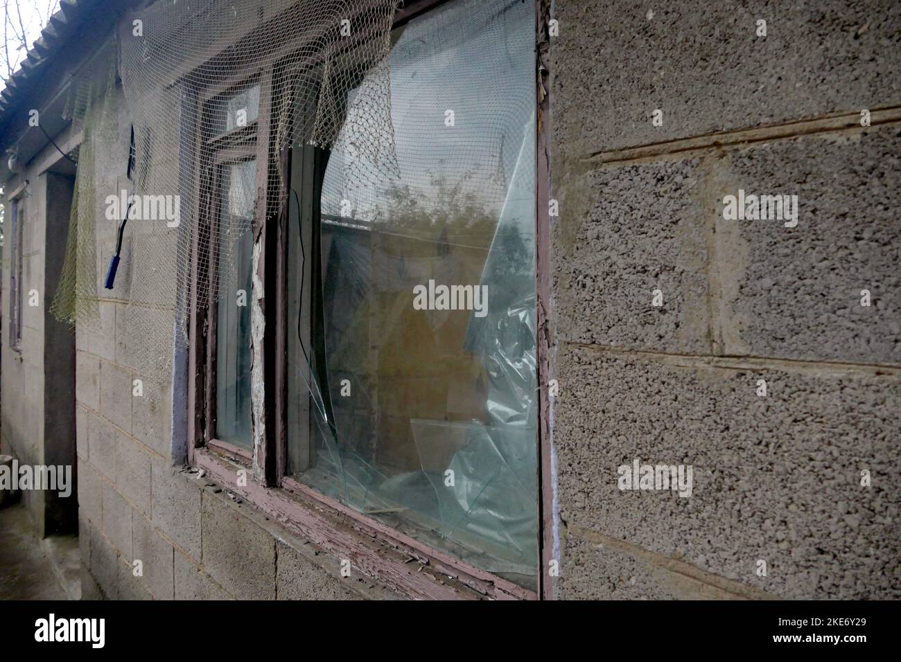 Non Exclusive: MYKOLAYIV, UKRAINE - NOVEMBER 09, 2022 - Windows in a ...