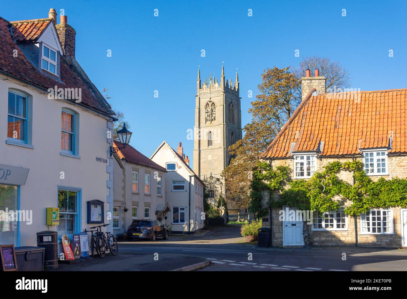 St andrews church from market place folkingham village centre to hi-res ...