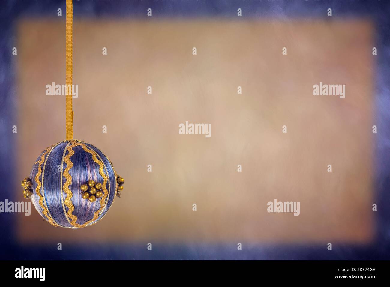 Gold background horizontal hi-res stock photography and images - Alamy