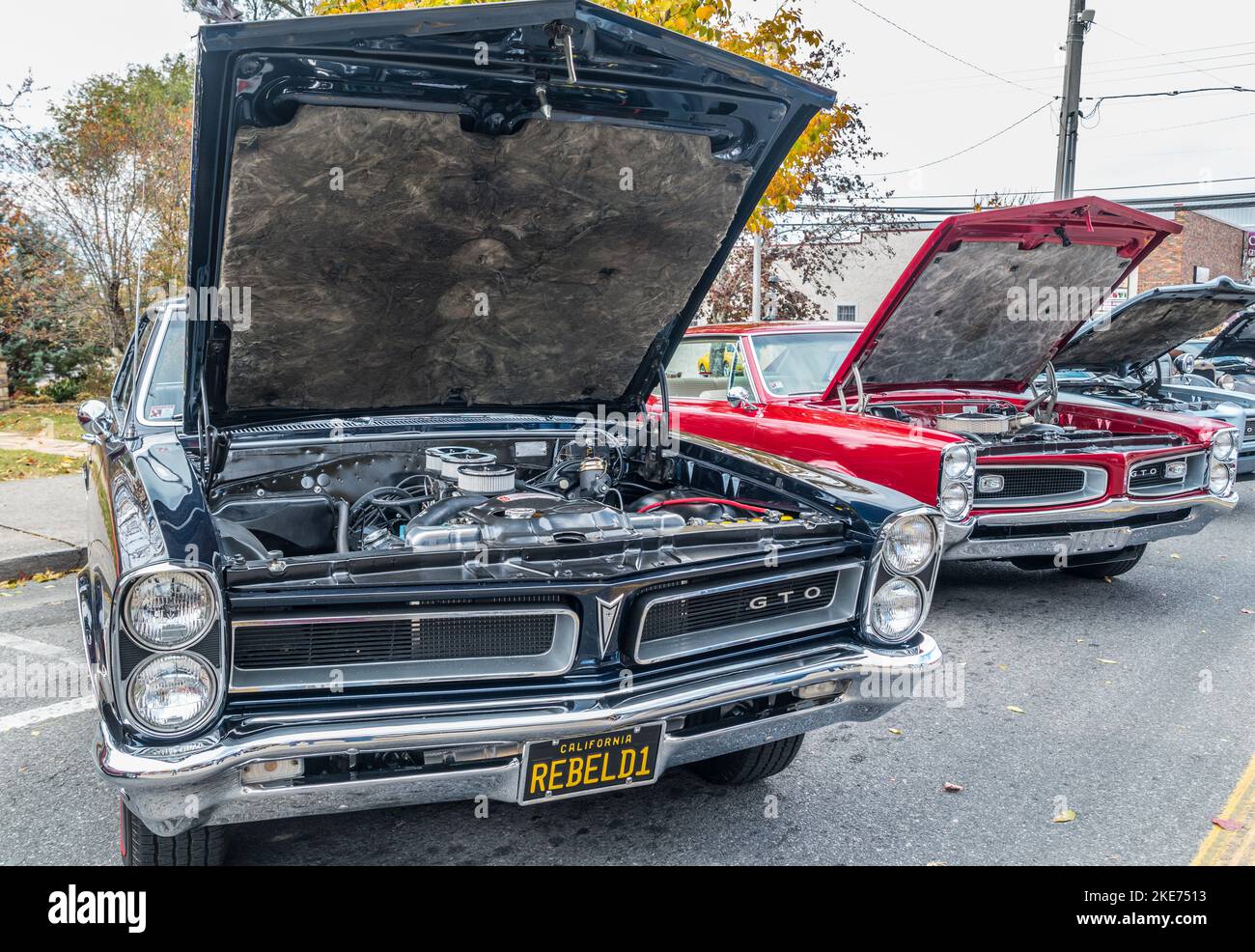 Car hoods hi-res stock photography and images - Alamy