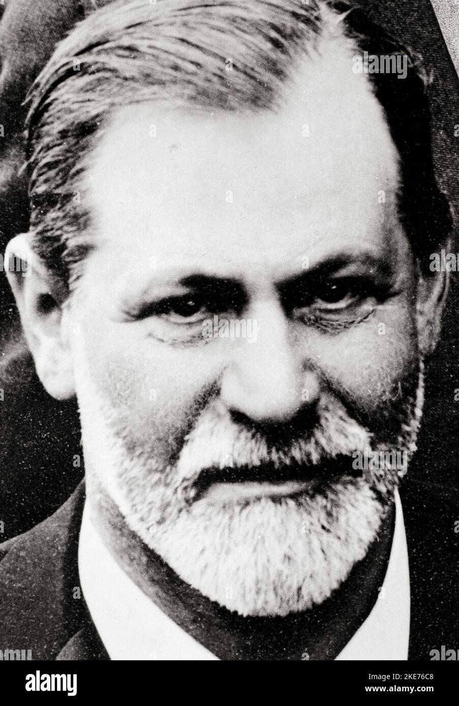 Sigmund Freud, bust portrait, facing front 1909 Stock Photo - Alamy