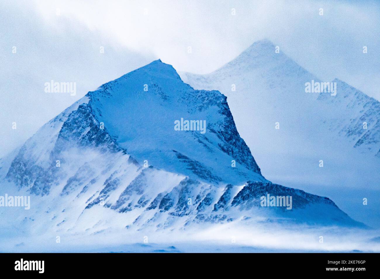 Svalbard fjords hi-res stock photography and images - Alamy