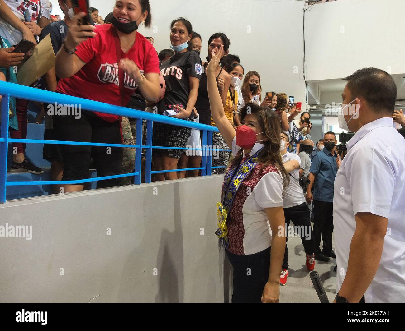 Malabon, Philippines. 10th Nov, 2022. Senator Imee Marcos waves to the ...