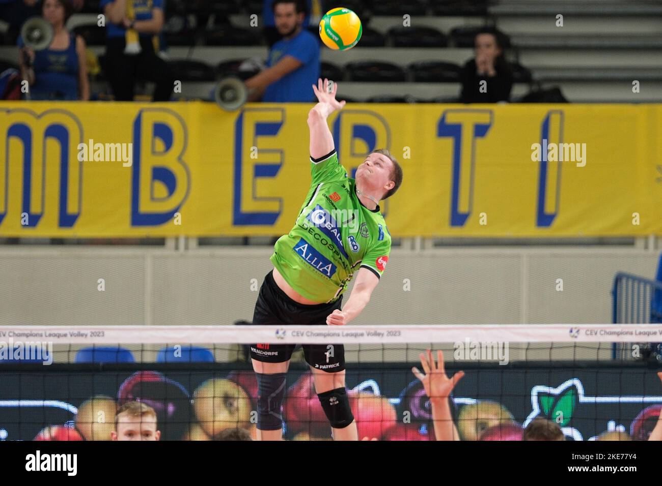 Trento, Italy. 10th Nov, 2022. Serve by Mathieu Vanneste - Decospan VT ...