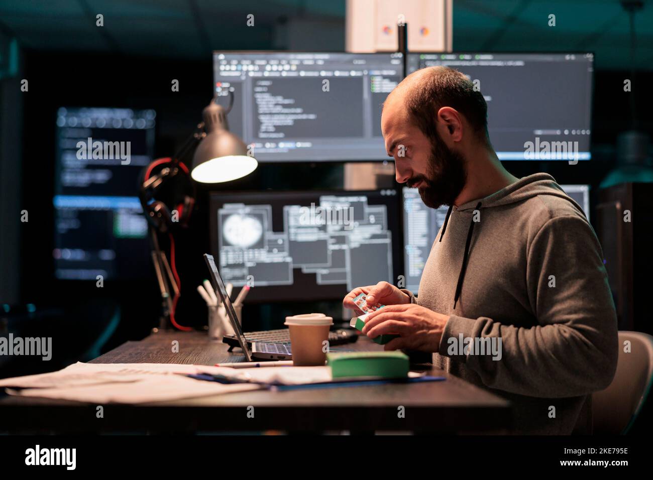 Developing drugs hi-res stock photography and images - Alamy