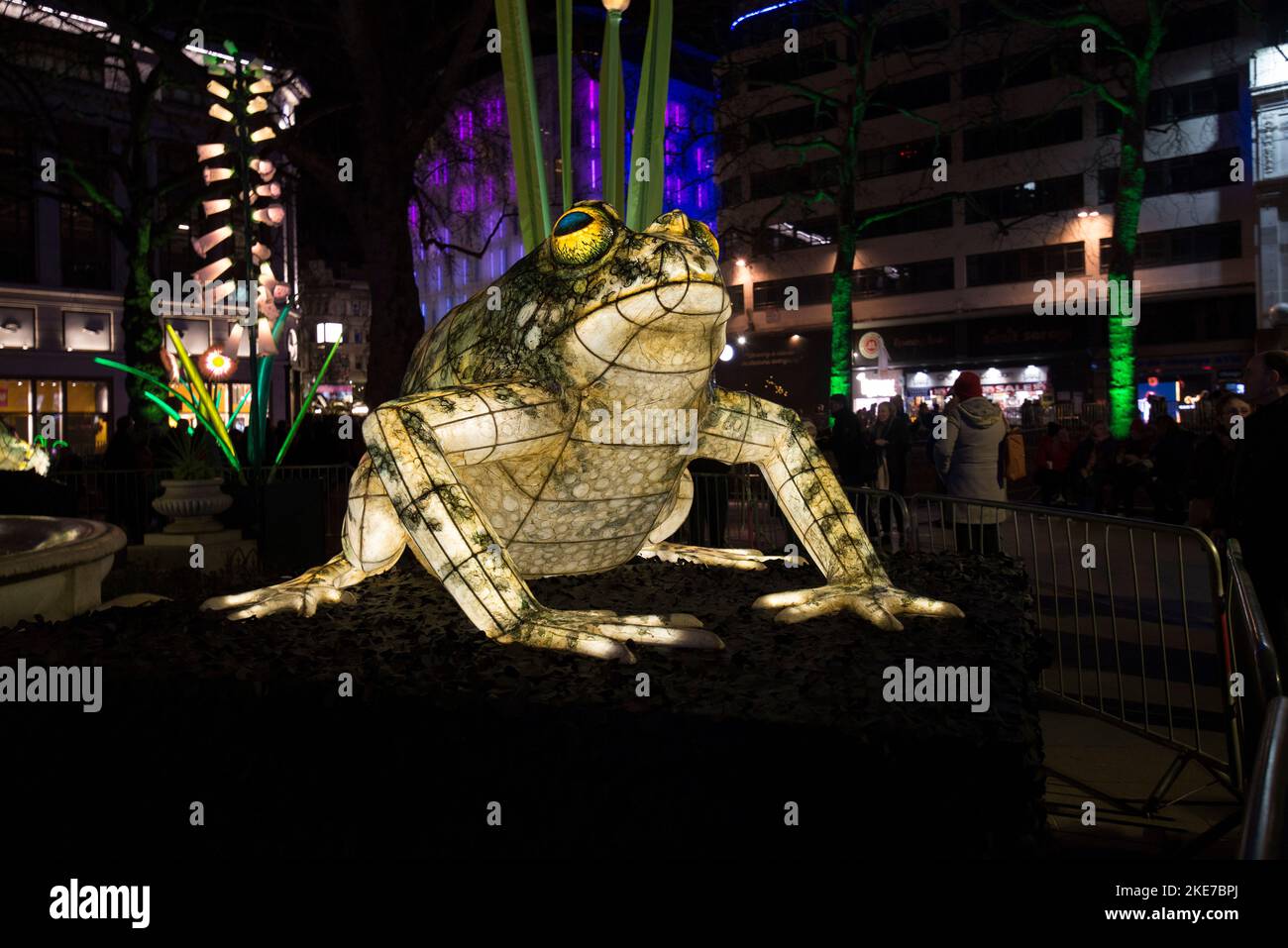 Frog sculpture in London Stock Photo - Alamy
