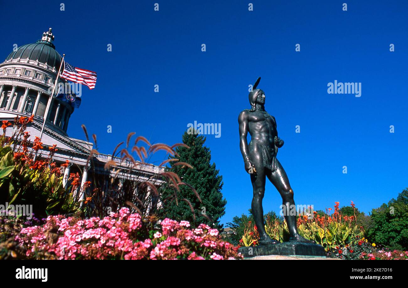 Statue of chief massassoit hi-res stock photography and images - Alamy