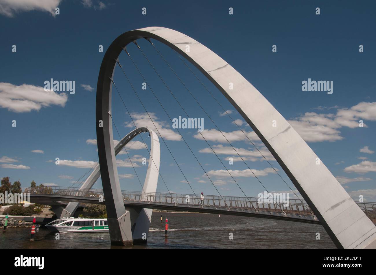 Footbridge linking The Island to Elizabeth Quay on the Swan River ...
