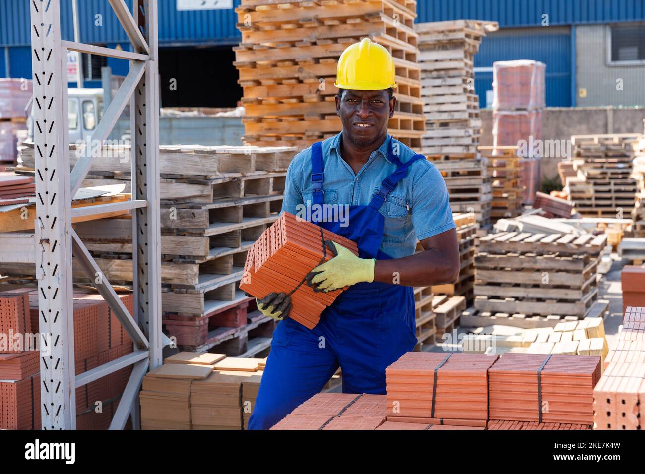 Man arranging bricks hi-res stock photography and images - Alamy