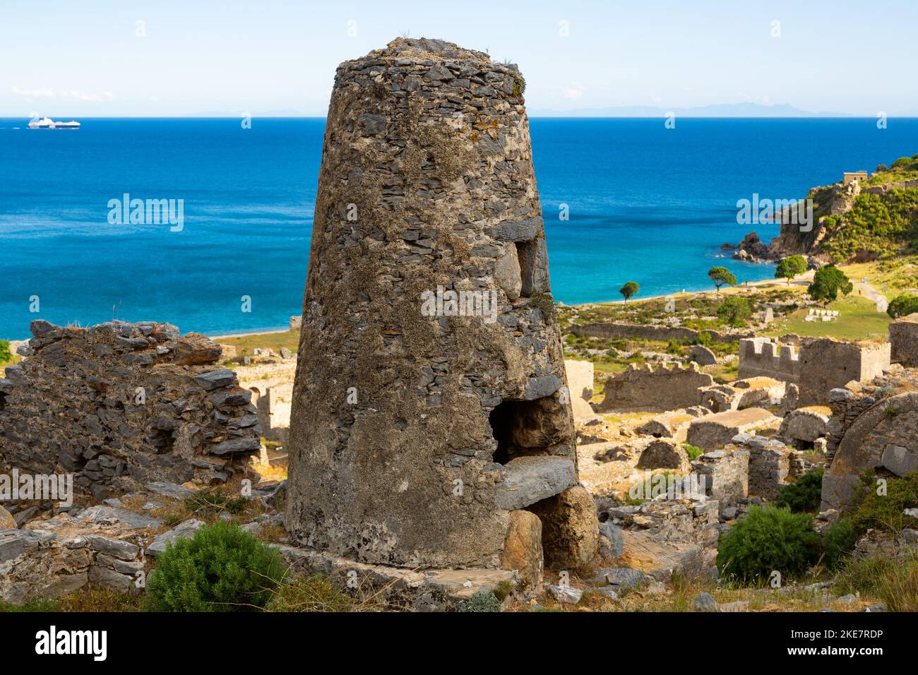 Ruins of ancient city Anemurium, necropolis. Very interesting ...
