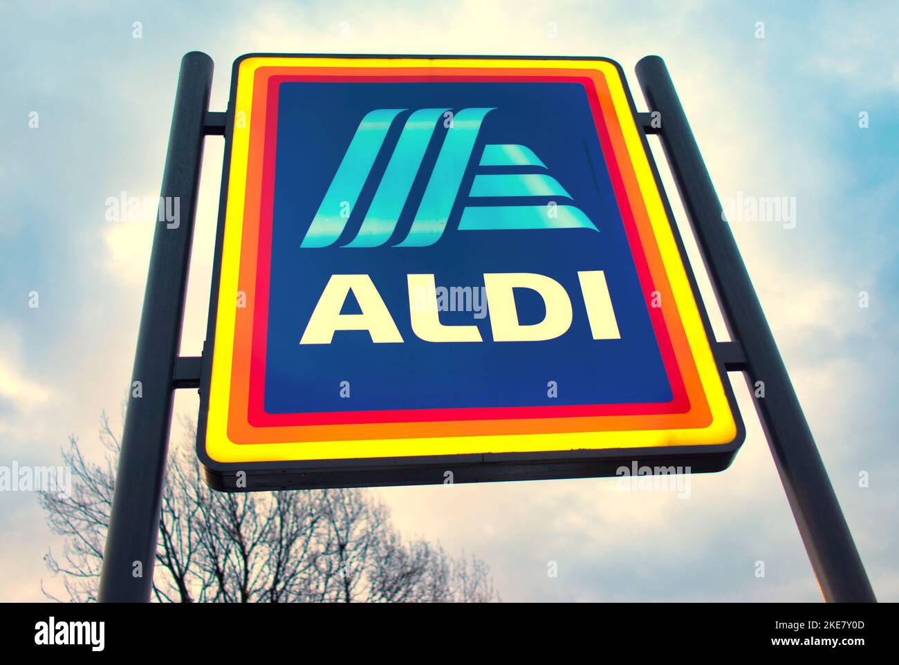 Aldi supermarket sign Stock Photo - Alamy