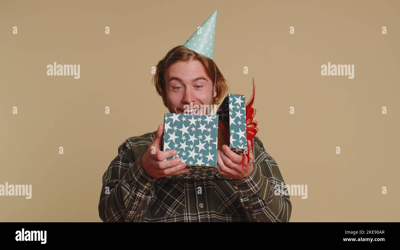 Unwrapping delivery hi-res stock photography and images - Alamy